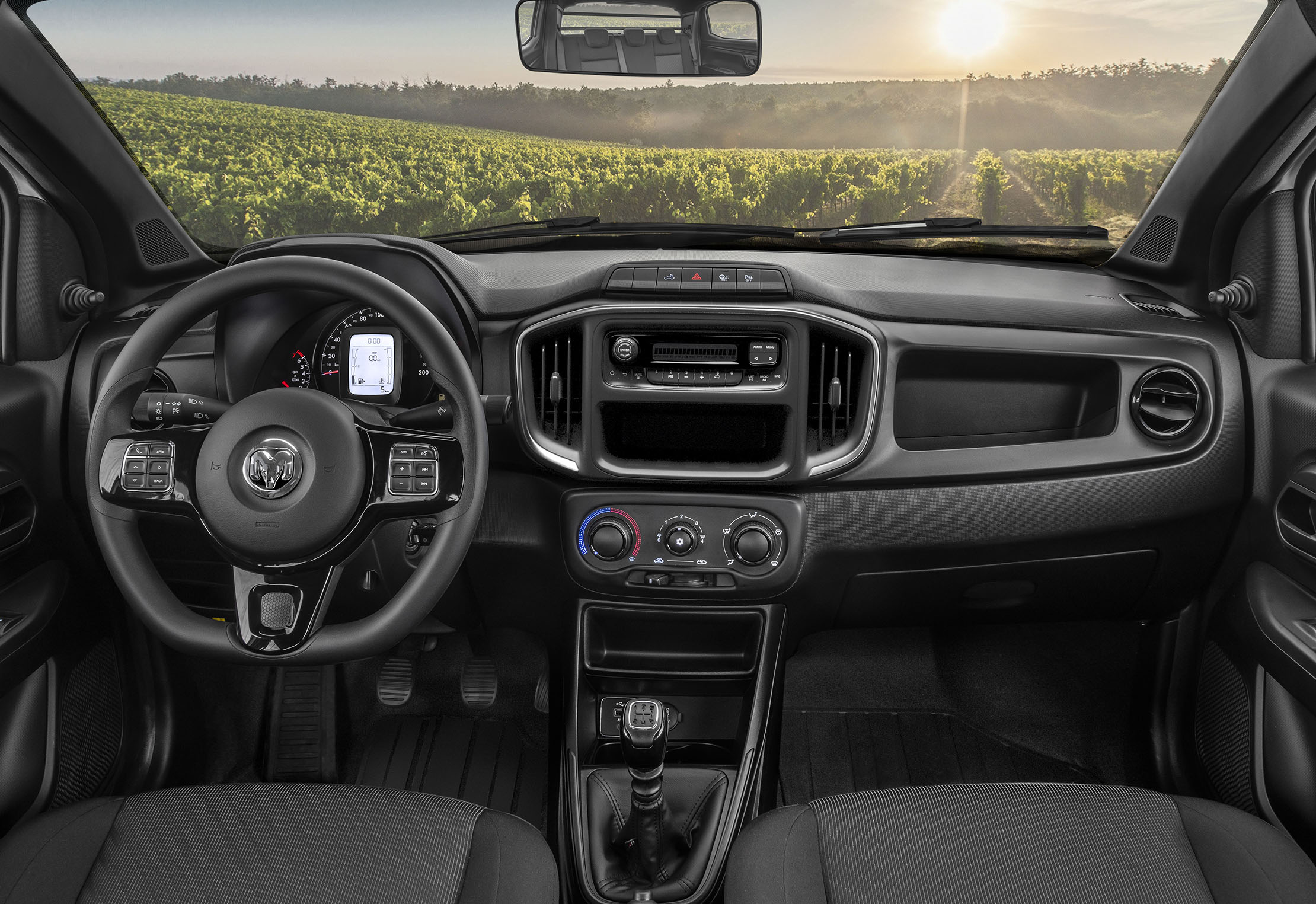 Ram 700: Versión LARAMIE CD 1.0 T CVT (doble cabina) automática ...